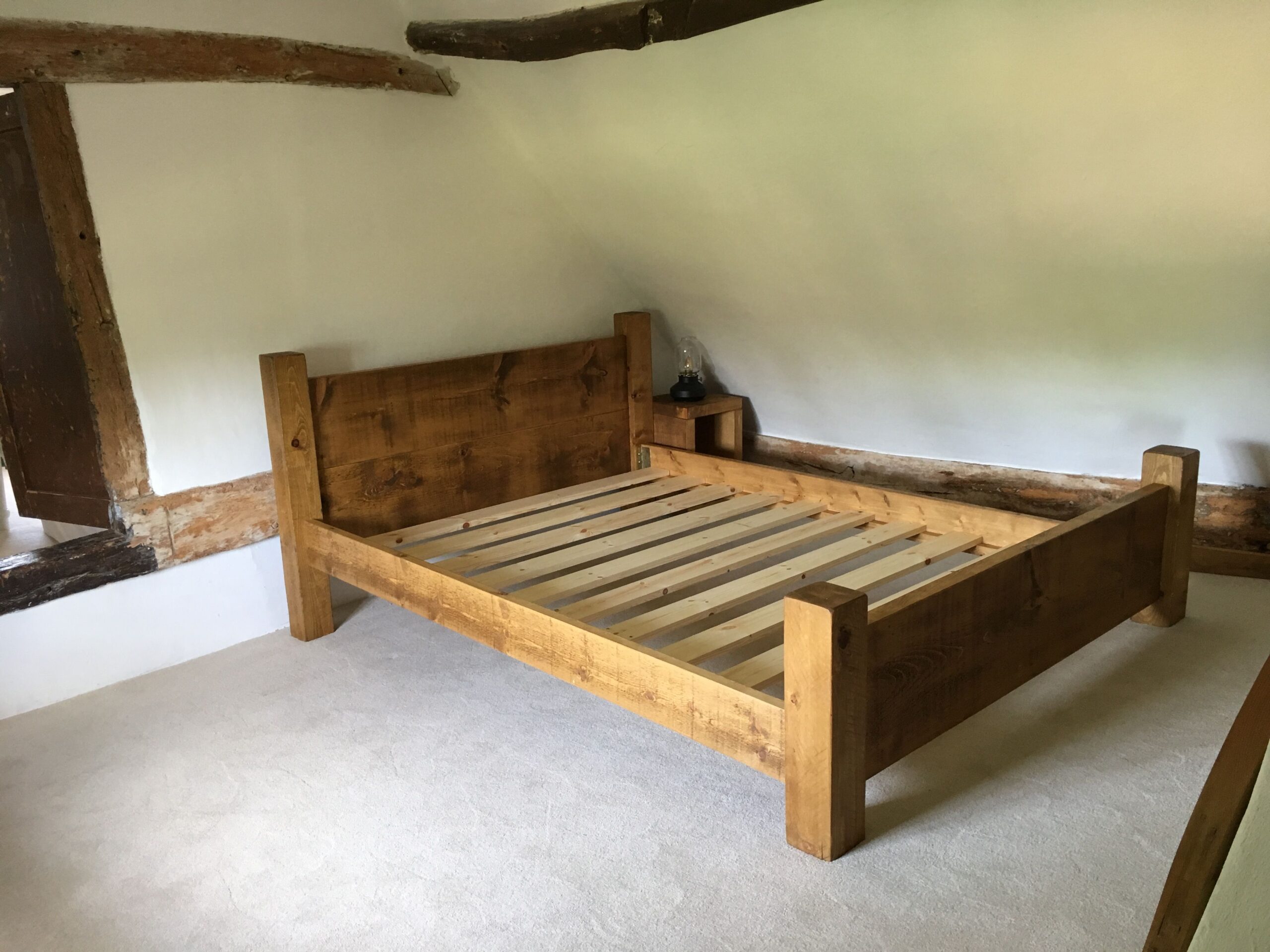 Traditional Solid Wooden bed Queen Size